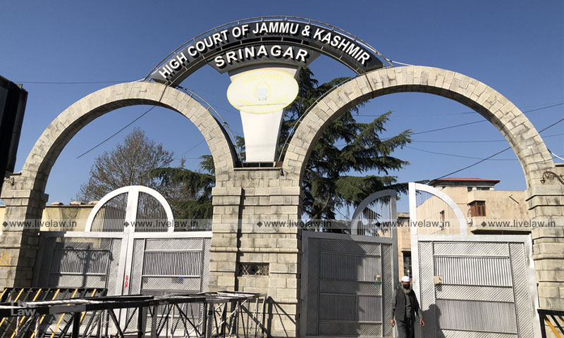 Srinagar court dismisses obscenity plea against Gulmarg fashion show ...