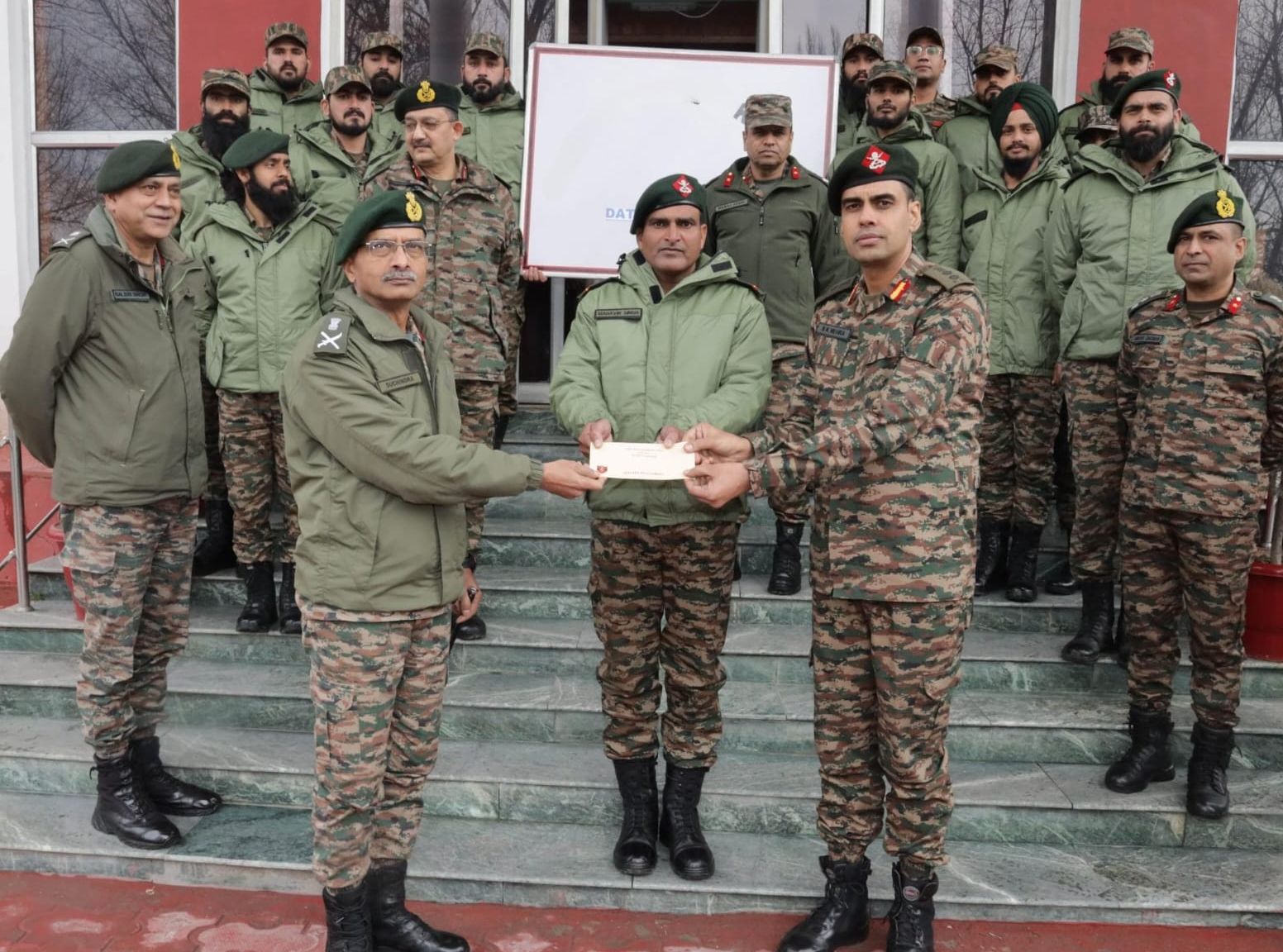 Northern Army Commander Visits Chinar Corps - Gadyal News Kashmir