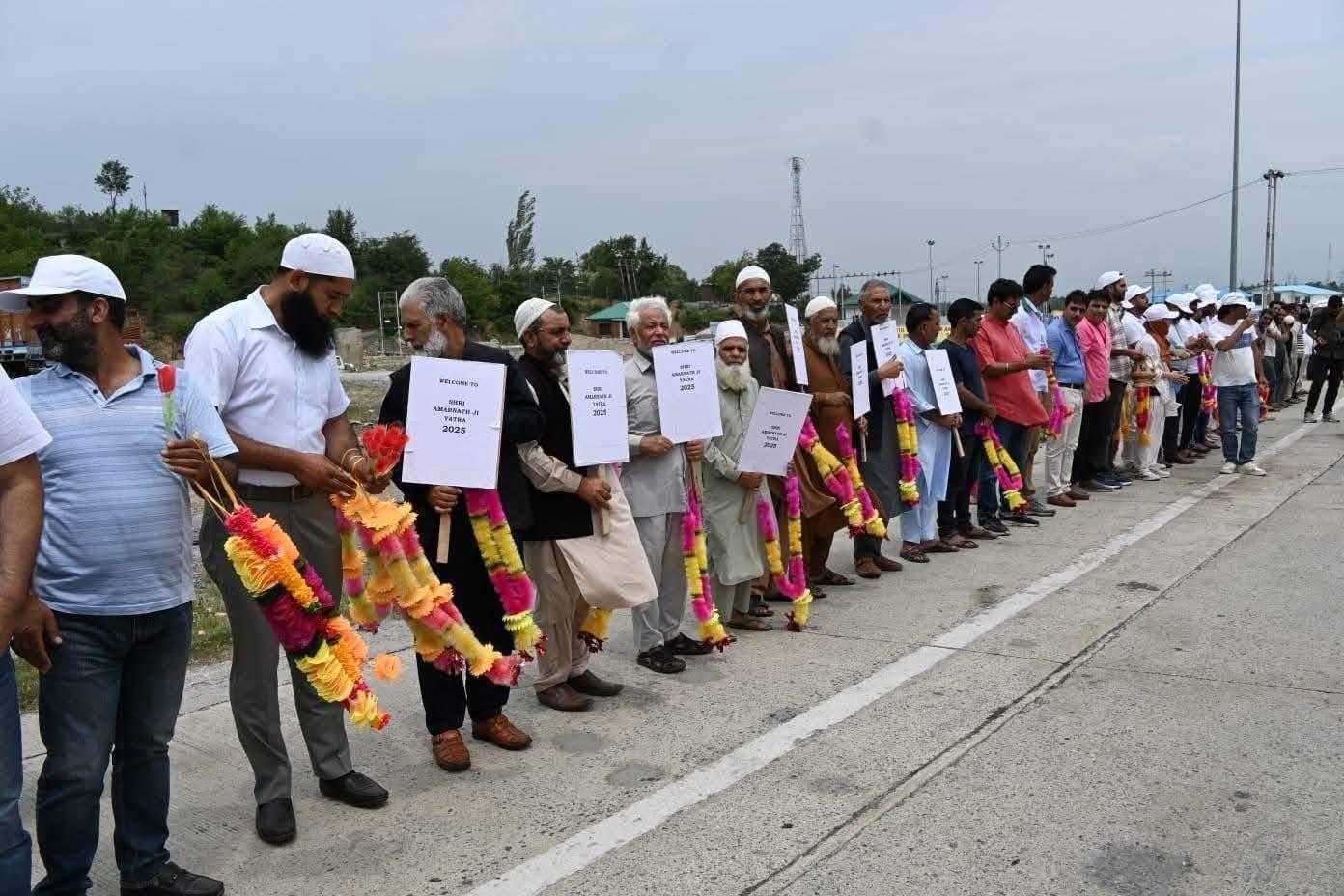 First Batch Of Amarnath Yatra 2025 Pilgrims Warmly welcomed at Nayug ...