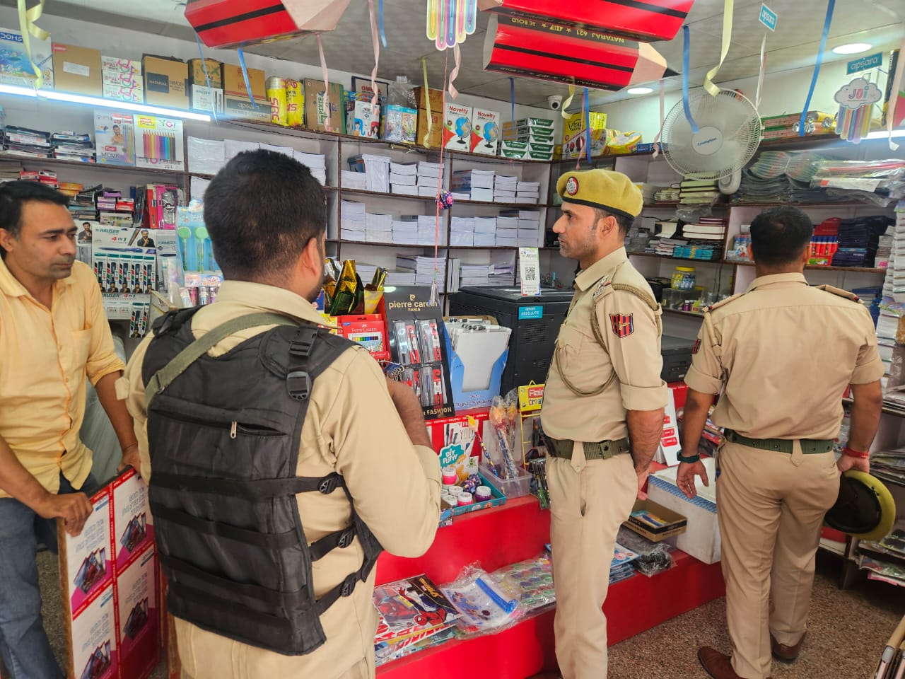 Srinagar Police Conducts Raid Of Bookshops Following Government Ban On Books Peddling Anti ...