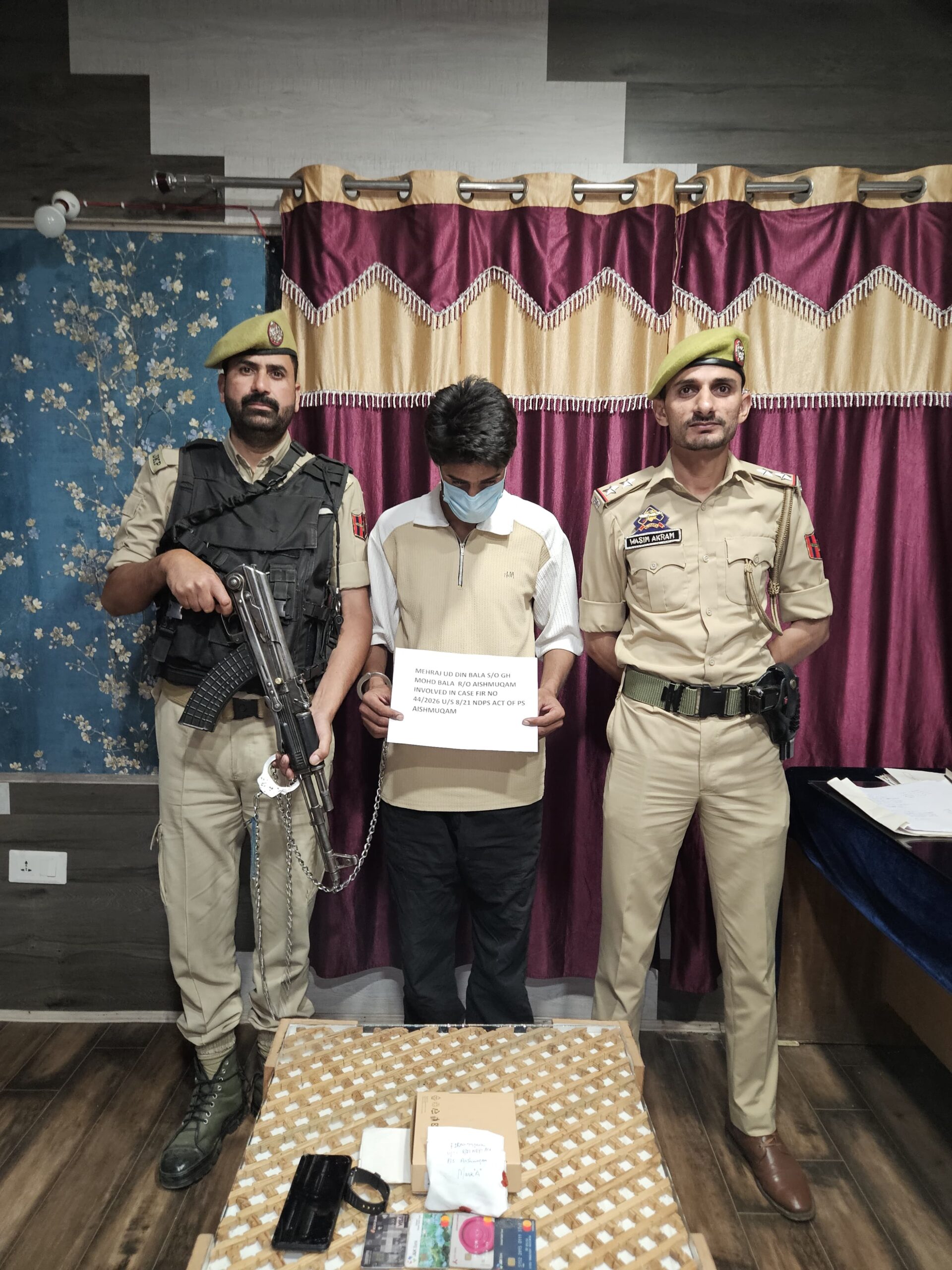 Two Drug Peddlers Arrested, Over 3 Kg Charas & Heroin Seized in ...
